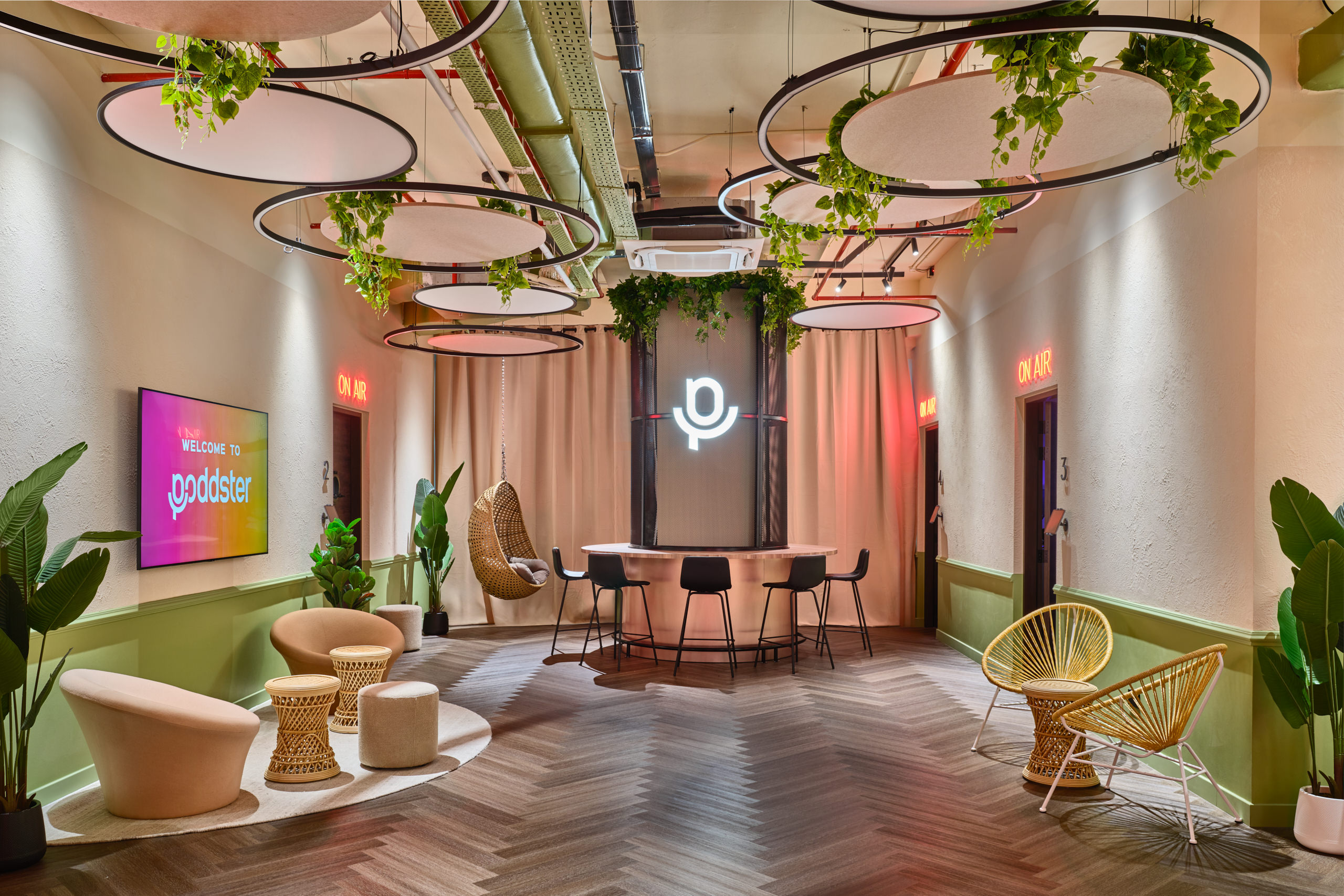 Podcast Studio Singapore. Rent now - Poddster